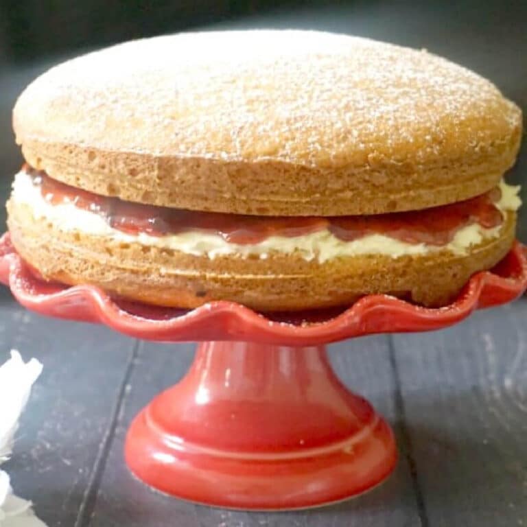 Must-Try Classic British Desserts - My Gorgeous Recipes