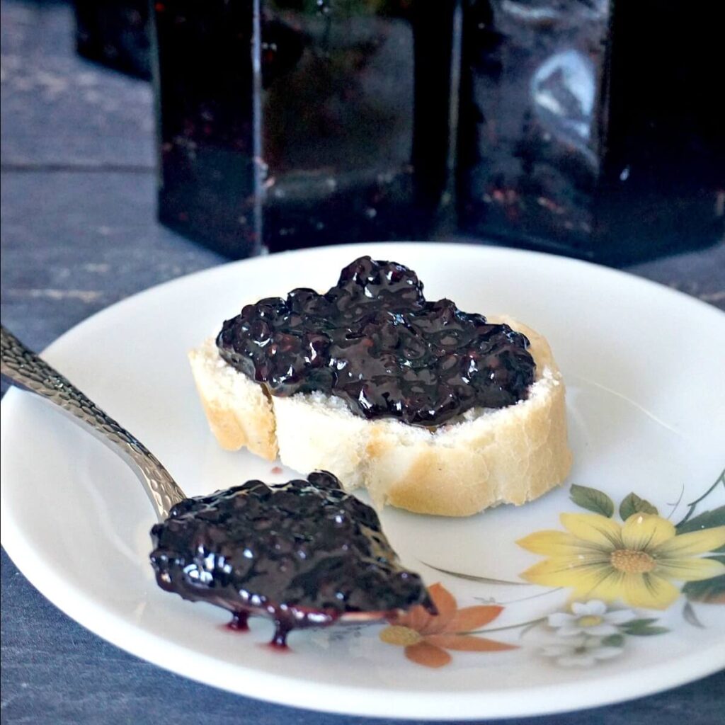 Old-Fashioned Wild Blackberry Jam - My Gorgeous Recipes