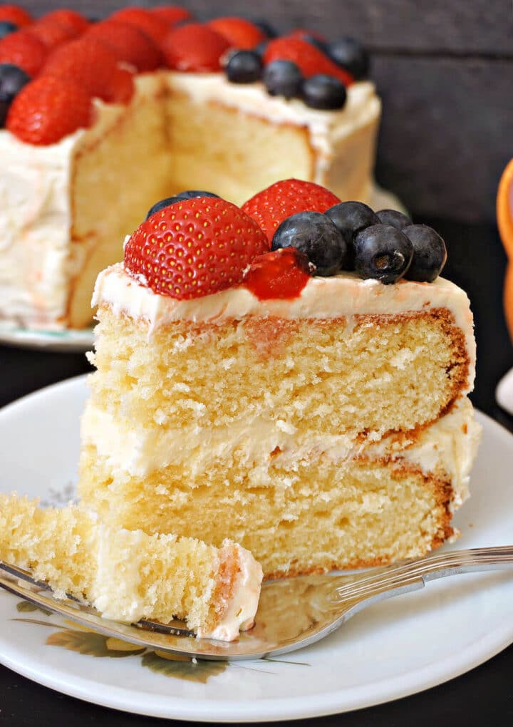 Vanilla Buttercream Cake - My Gorgeous Recipes