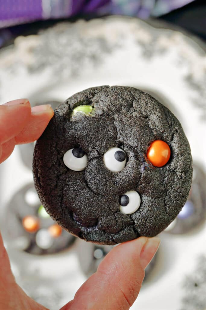 Halloween Black Cookies - My Gorgeous Recipes