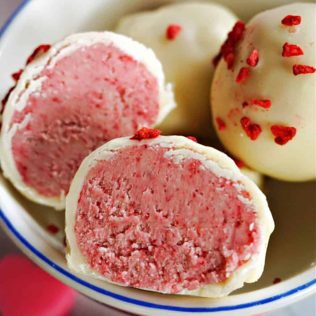 Raspberry White Chocolate Truffles - My Gorgeous Recipes
