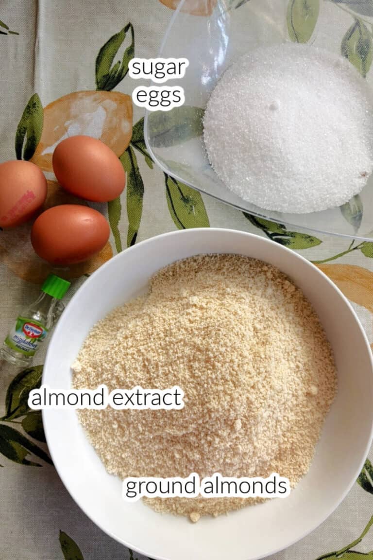 Soft Amaretti Cookies - My Gorgeous Recipes